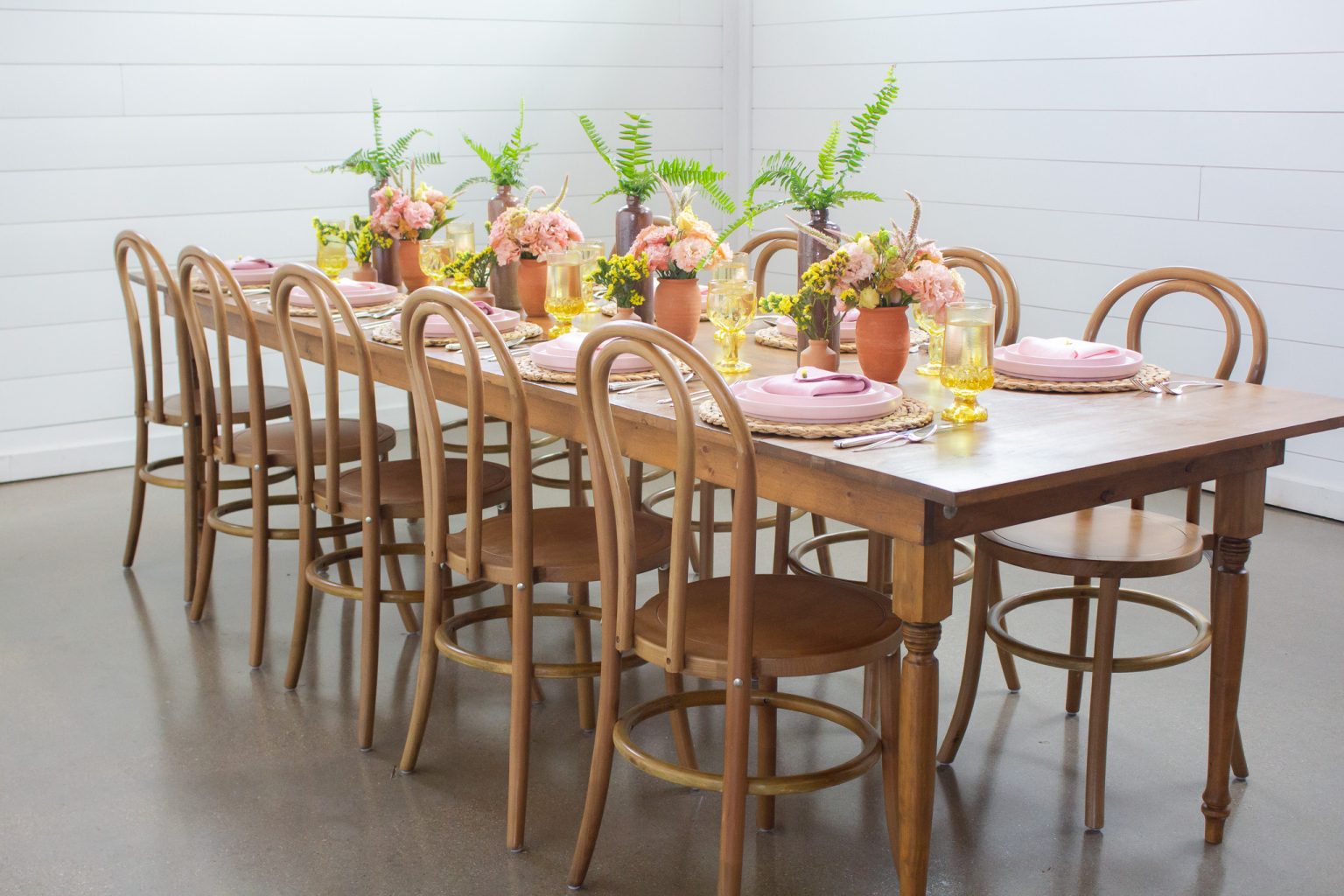 Tropical Themed Summer Tablescape with Our New Bentwood Chairs - Texas ...